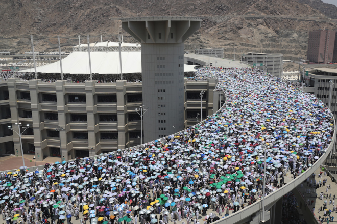 How award-winning Jamarat Bridge provides relief to pilgrims during key ...