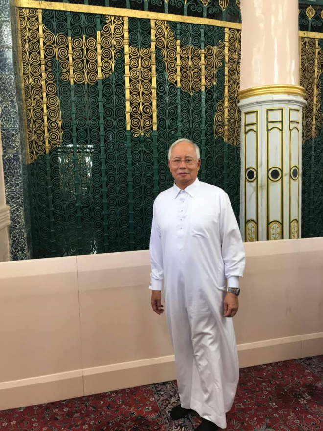 Najib visits Prophet Muhammad’s Dome in Medina