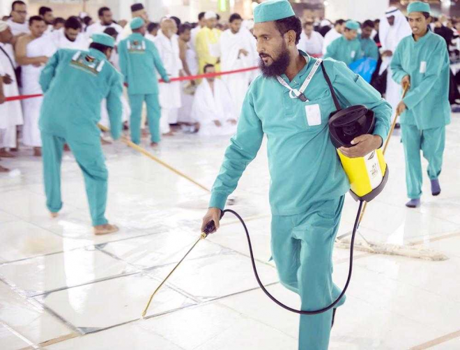 Cleaning of Grand Mosque intensifies